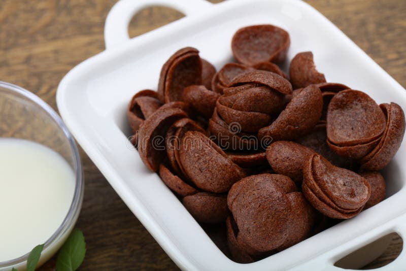 Choco corn flakes stock photo. Image of meal, healthy - 111795686