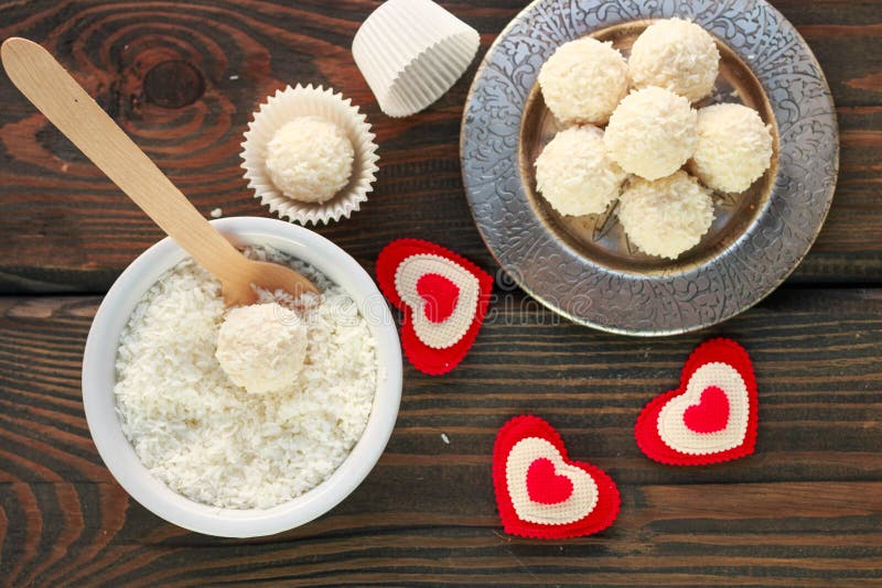 Chocolat Blanc De Sucrerie Faite Maison Avec La Noix De Coco Boules De ...