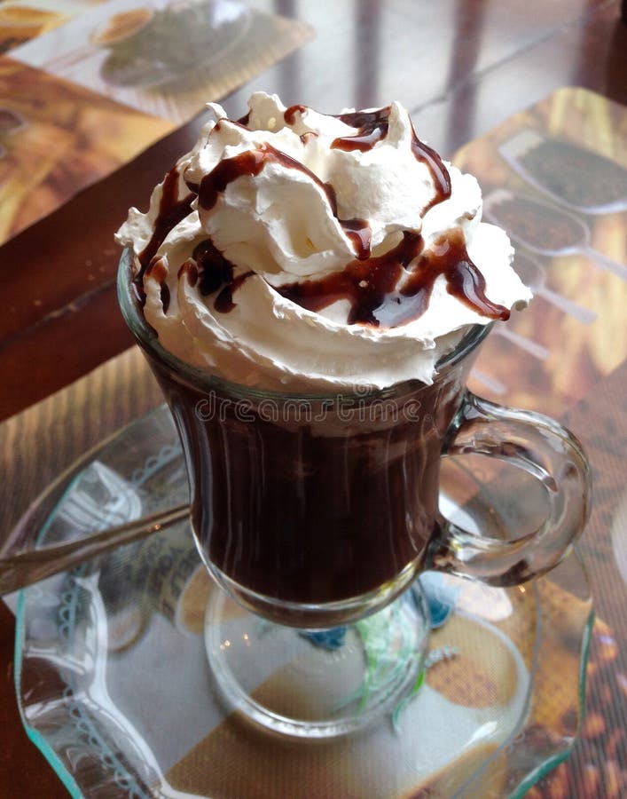 Chocolat chaud photo stock. Image du boisson, doux, chaud - 56284884