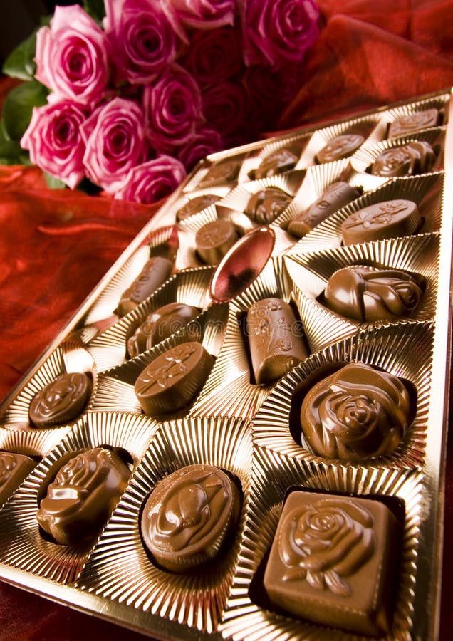 Chocolat & Roses photo stock. Image du amorce, gratification - 2868406