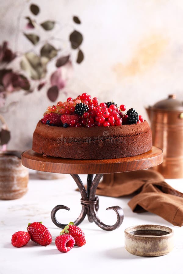 Chocolate Cake with Fresh Berries Stock Image - Image of fresh, sweet ...
