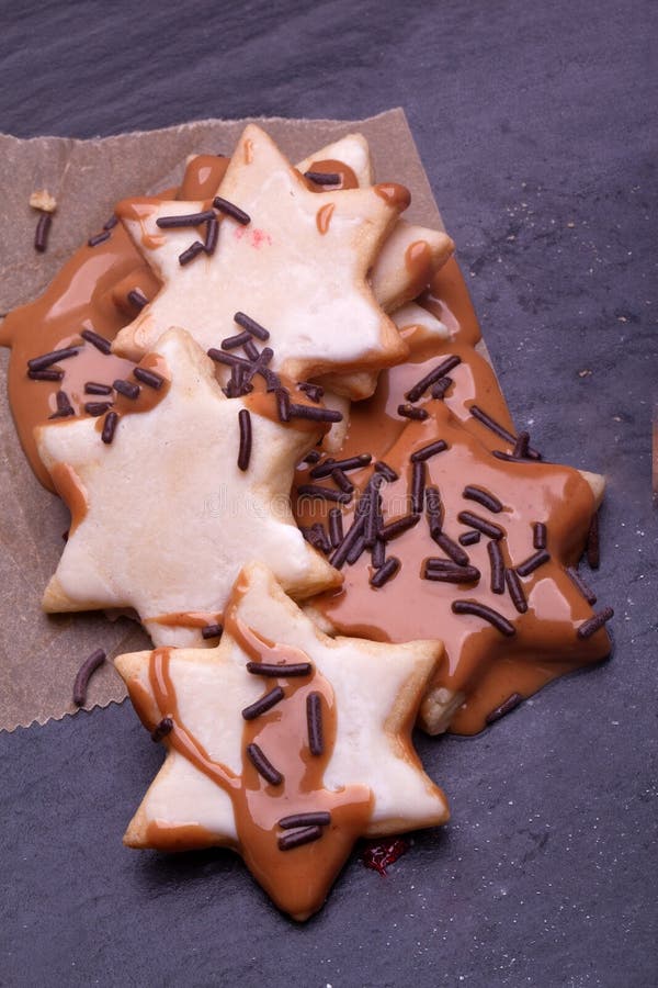 Chocolate christmas star stock image. Image of cookies - 33495485