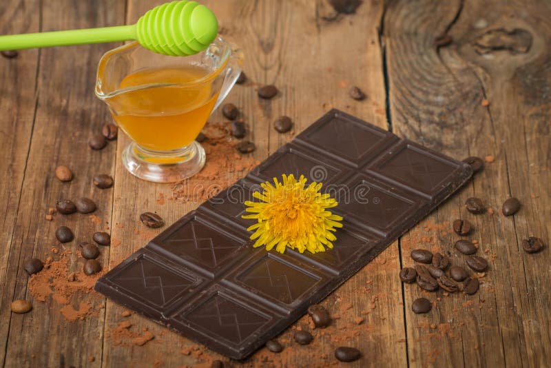 Chocolate Con Leche Con La Miel Imagen de archivo - Imagen de fondo ...