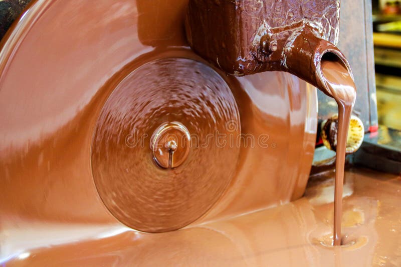 Chocolate líquido foto de archivo. Imagen de cremoso - 100488540