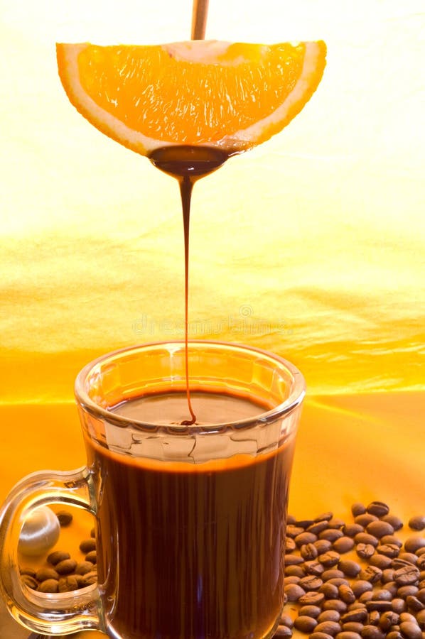 Chocolate Líquido Sabroso Sobre El Vidrio Foto de archivo - Imagen de ...