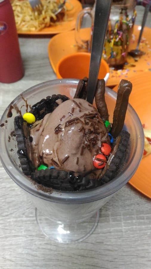 Chocolate Oreo Shake Overload Stock Photos - Free & Royalty-Free Stock ...