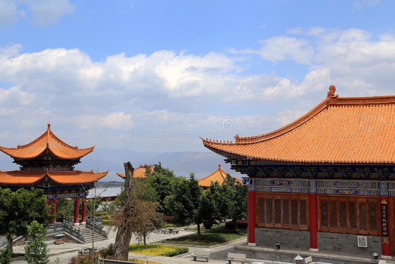 Chongshen-templet Och De Tre Pagoderna I Dali, Yunnan-provinsen, Kina ...
