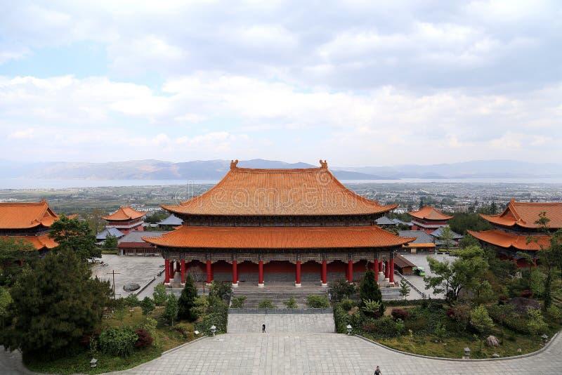 Chongshen Tempel Och Tre Pagoder I Dali Yunnan Landskap Kina ...
