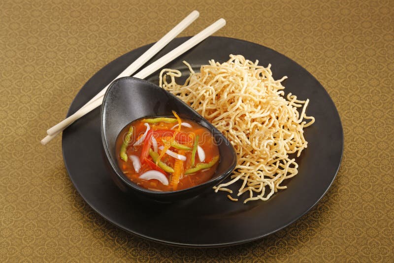 Chopsuey of Tjap-tjoy Op Gefrituurde Noedels Stock Foto - Image of ...