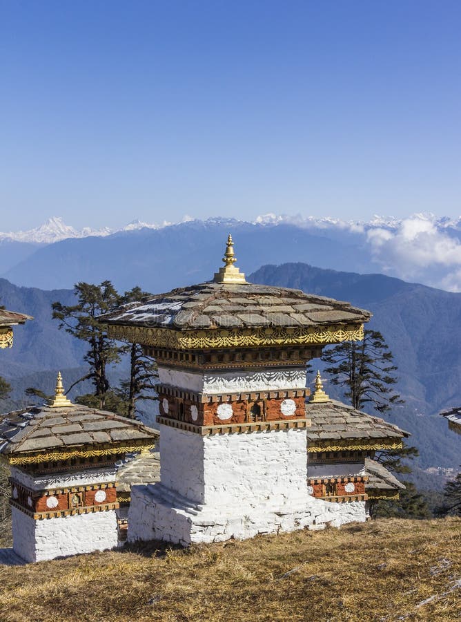 La Chorten, Bhutan Occidental, Asie De Dochu Photo stock - Image du ...