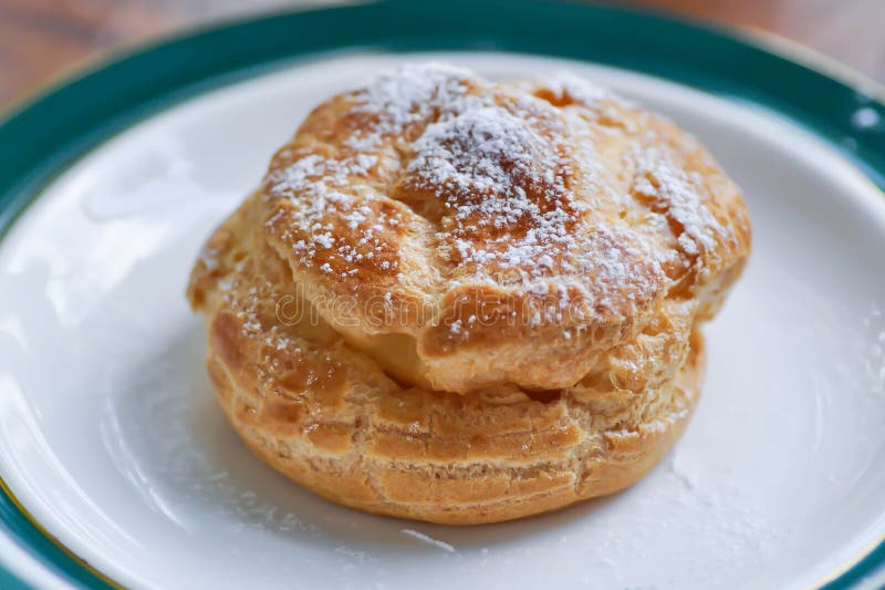 Choux Cream or Cream Puff, Eclair Stock Image - Image of serve, puff ...