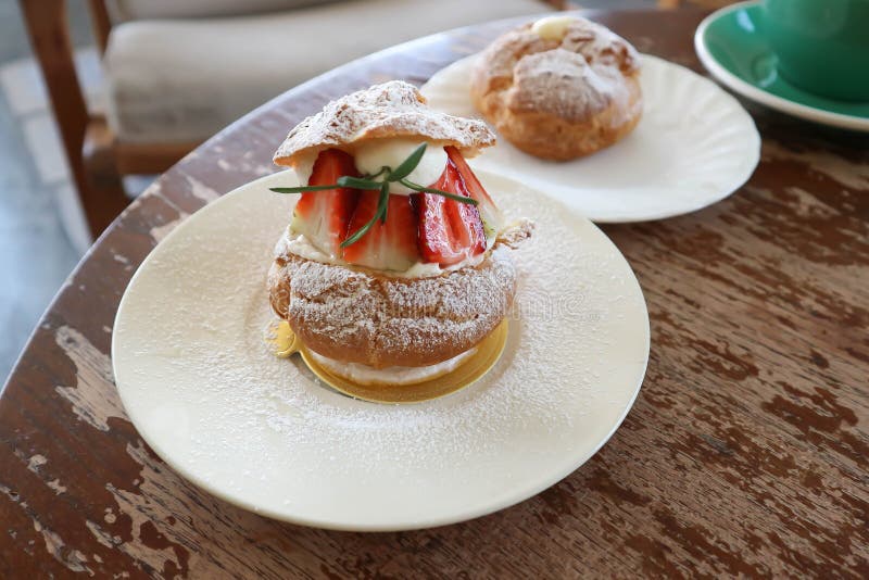 Choux Cream or Cream Puff, Eclair Stock Image - Image of serve, puff ...