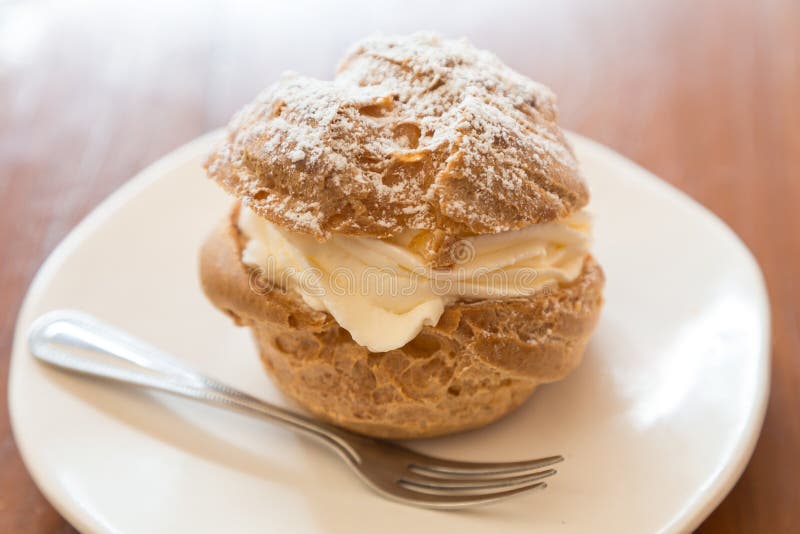 Choux pastry cream puffs stock image. Image of decorations - 38450917