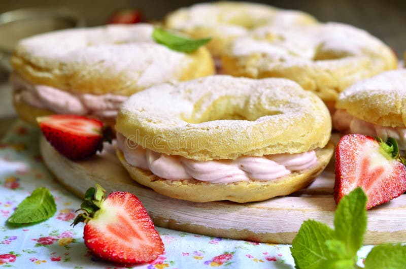Strawberry Choux Pastry Ring Stock Photo - Image of choux, brest: 20289446