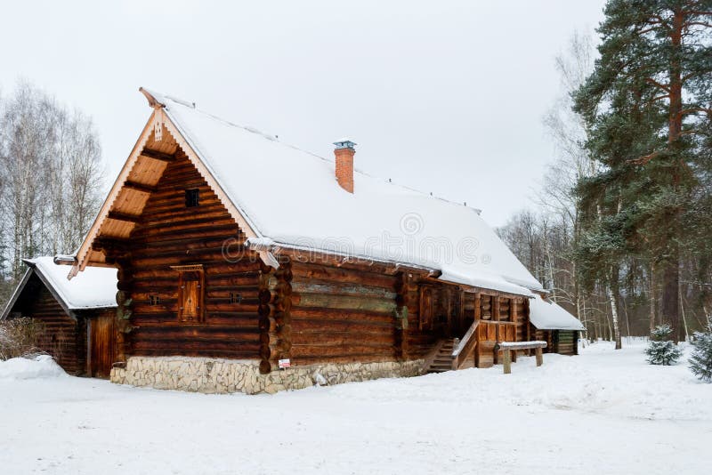 Choza campesina foto de archivo. Imagen de madera, museo - 109797808