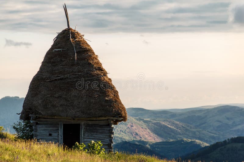 Choza rústica 3 foto de archivo. Imagen de ambiente, rumania - 36973822