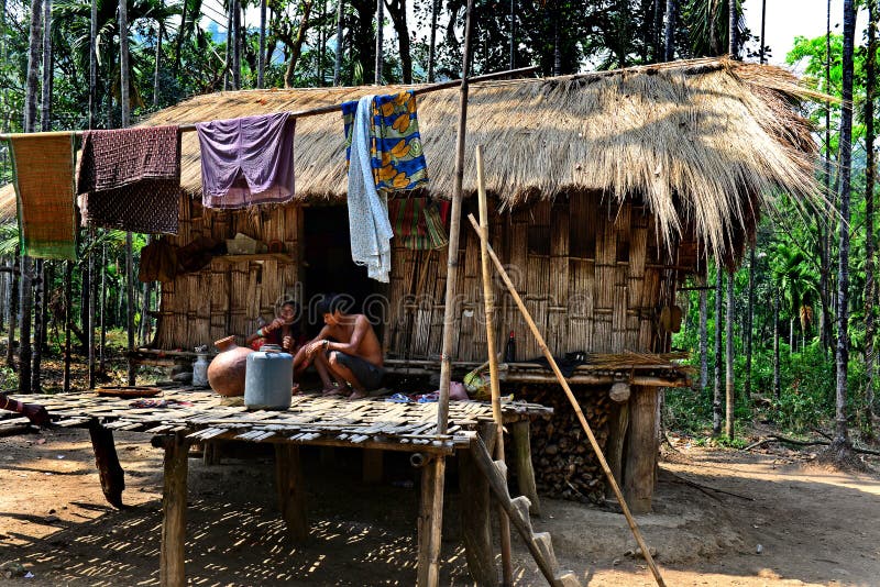 Choza tribal fotografía editorial. Imagen de choza, lifestyle - 39934747