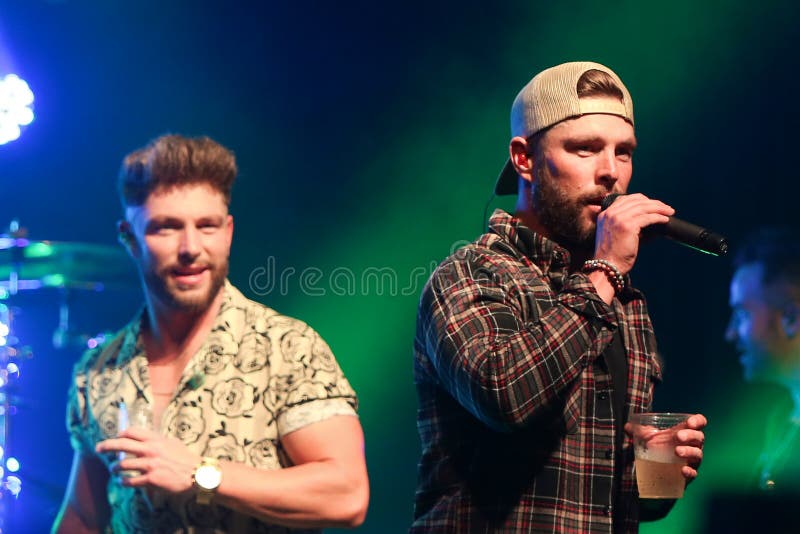 Chris Lane, Cory Lane redactionele foto. Image of prestaties - 134493081