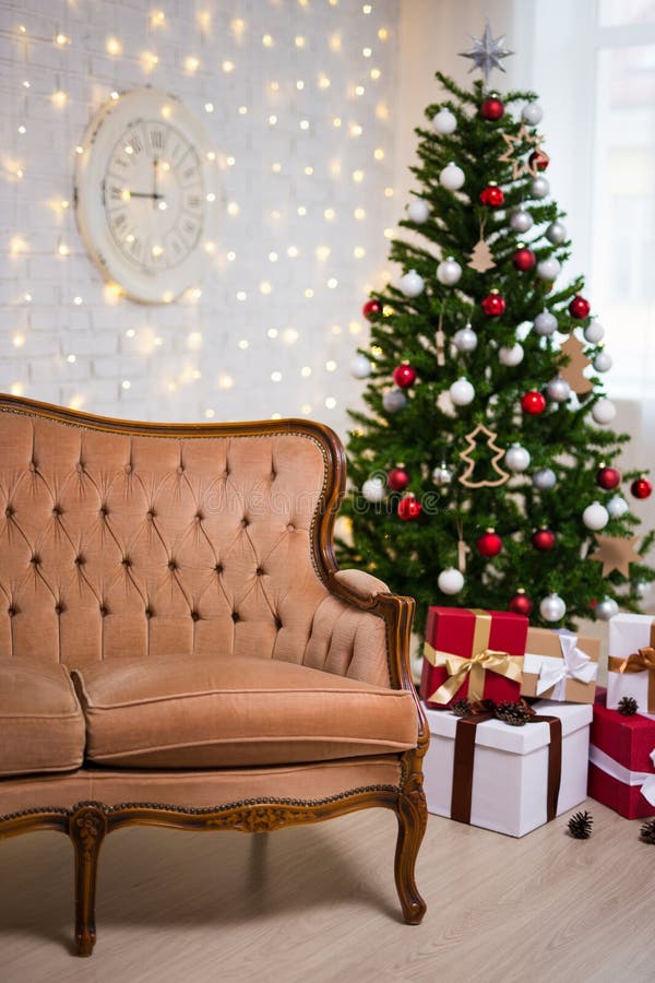 Christmas Background - Room with Decorated Christmas Tree, Vintage Sofa ...