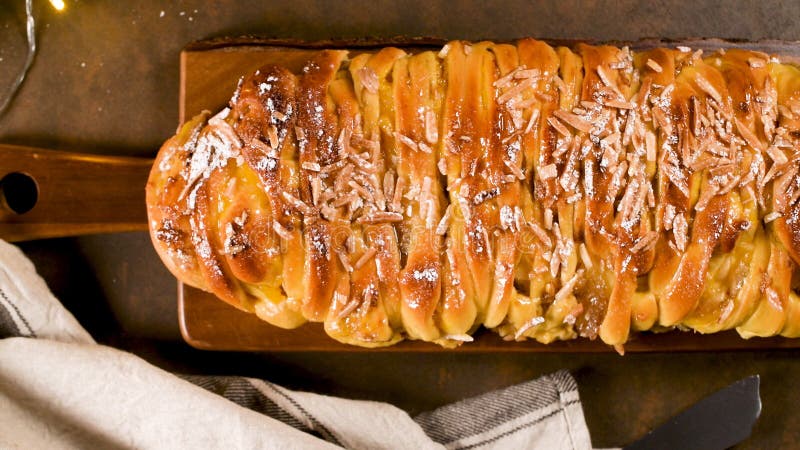 Christmas Braided Cinnamon Cake Stock Image - Image of danish, fresh ...