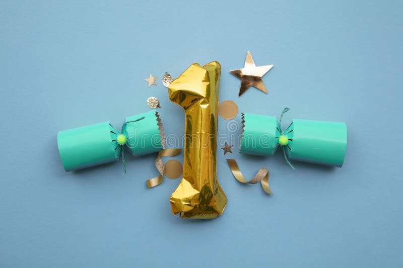 Christmas Countdown. Gold Number 1 with Festive Cristmas Cracker ...