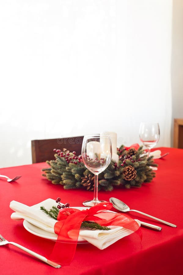 Christmas Dinner Table Setup Stock Image - Image of bright, dining ...