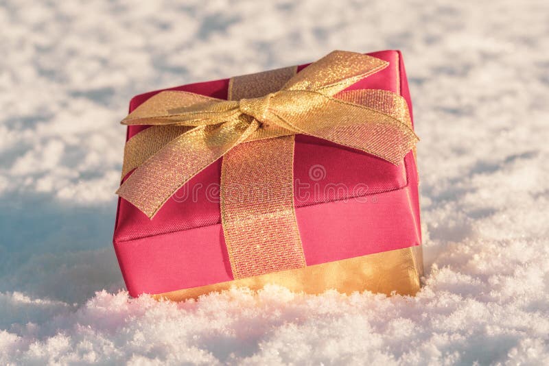 Christmas Gift Box in a Fresh Snow Stock Photo - Image of frost, year ...
