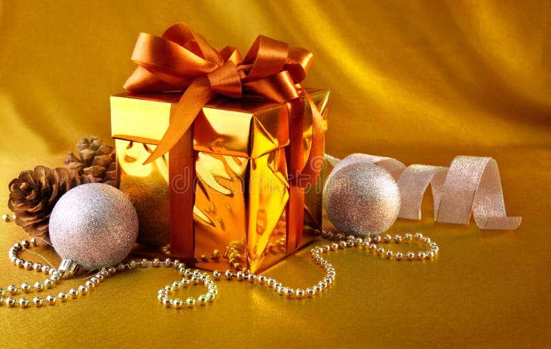 Christmas Gift in Gold Box with Bow Stock Image - Image of holiday ...