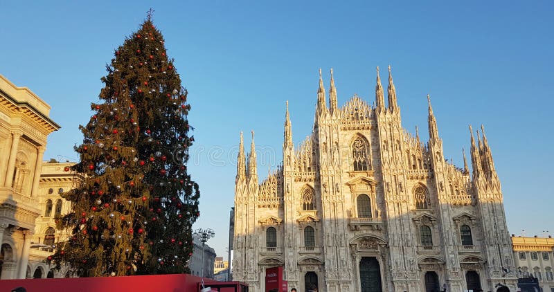 Christmas in Milan editorial stock photo. Image of holiday - 83043103
