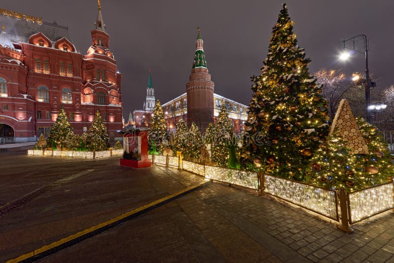 Christmas night Moscow stock photo. Image of night, street - 137176922