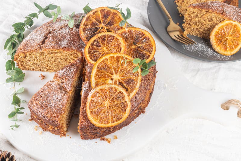 Christmas Orange and Spice Cake. Decorated with Dried Oranges on ...