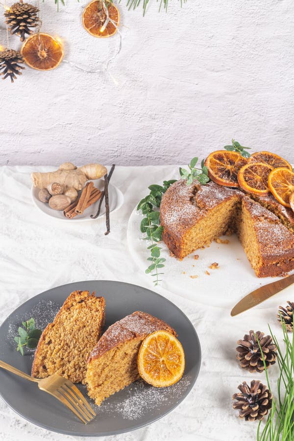 Christmas Orange and Spice Cake. Decorated with Dried Oranges on ...