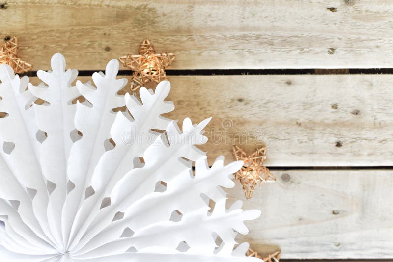 Christmas Snowflake Paper Decorations with Star Shape Christmas Lights ...