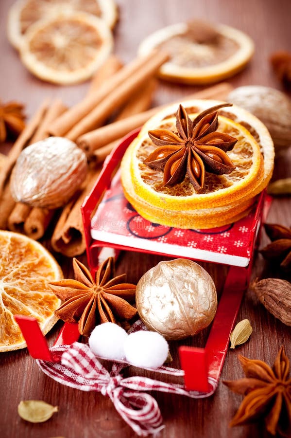 Christmas Spices: Cinnamon, Cardamom, Nutmeg and Dried Oranges Stock ...