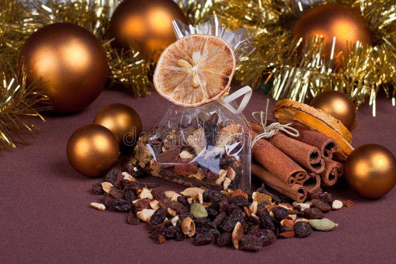 Christmas spices stock image. Image of cloves, decoration - 27941441