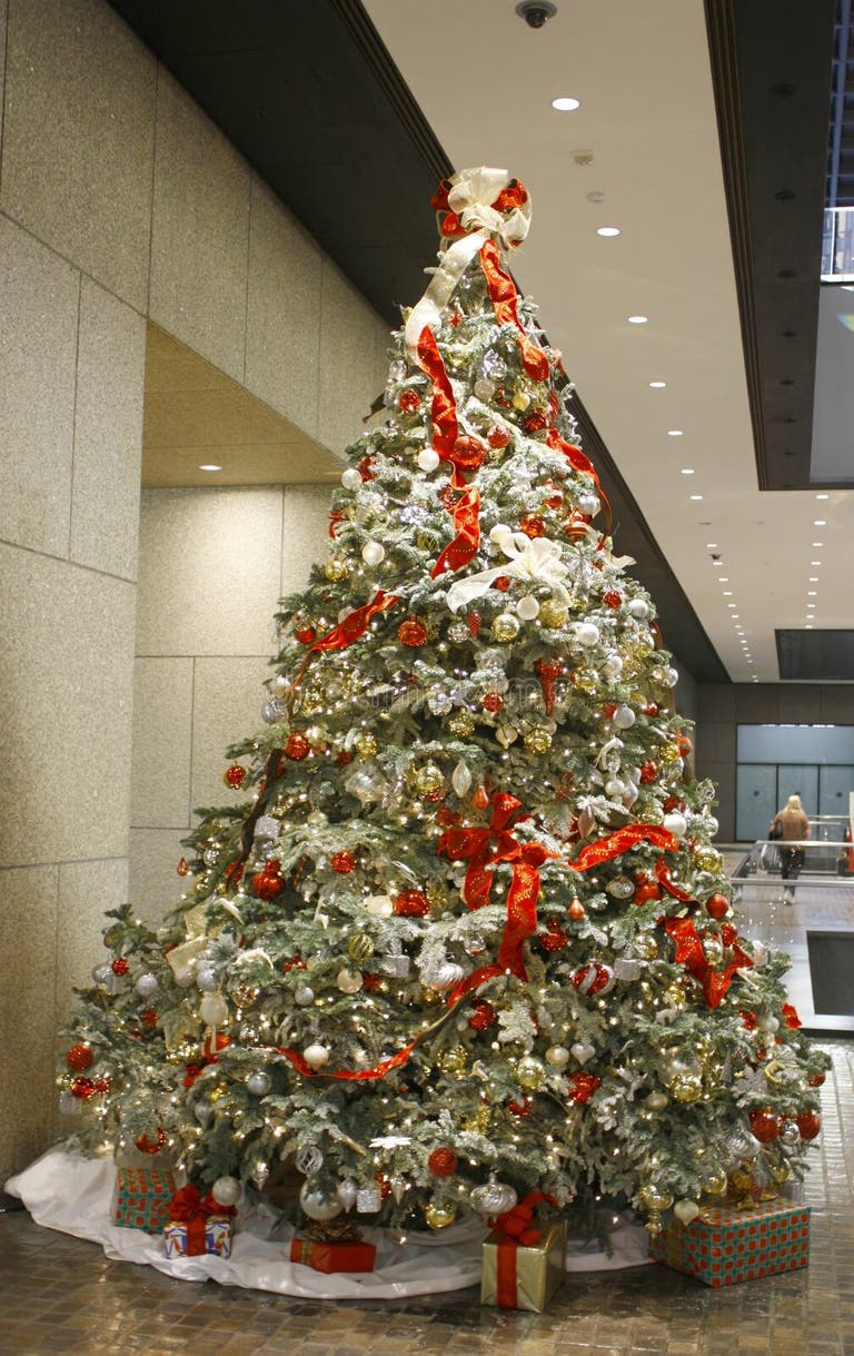 1,314 Christmas Tree Water Fountain Stock Photos - Free & Royalty-Free ...