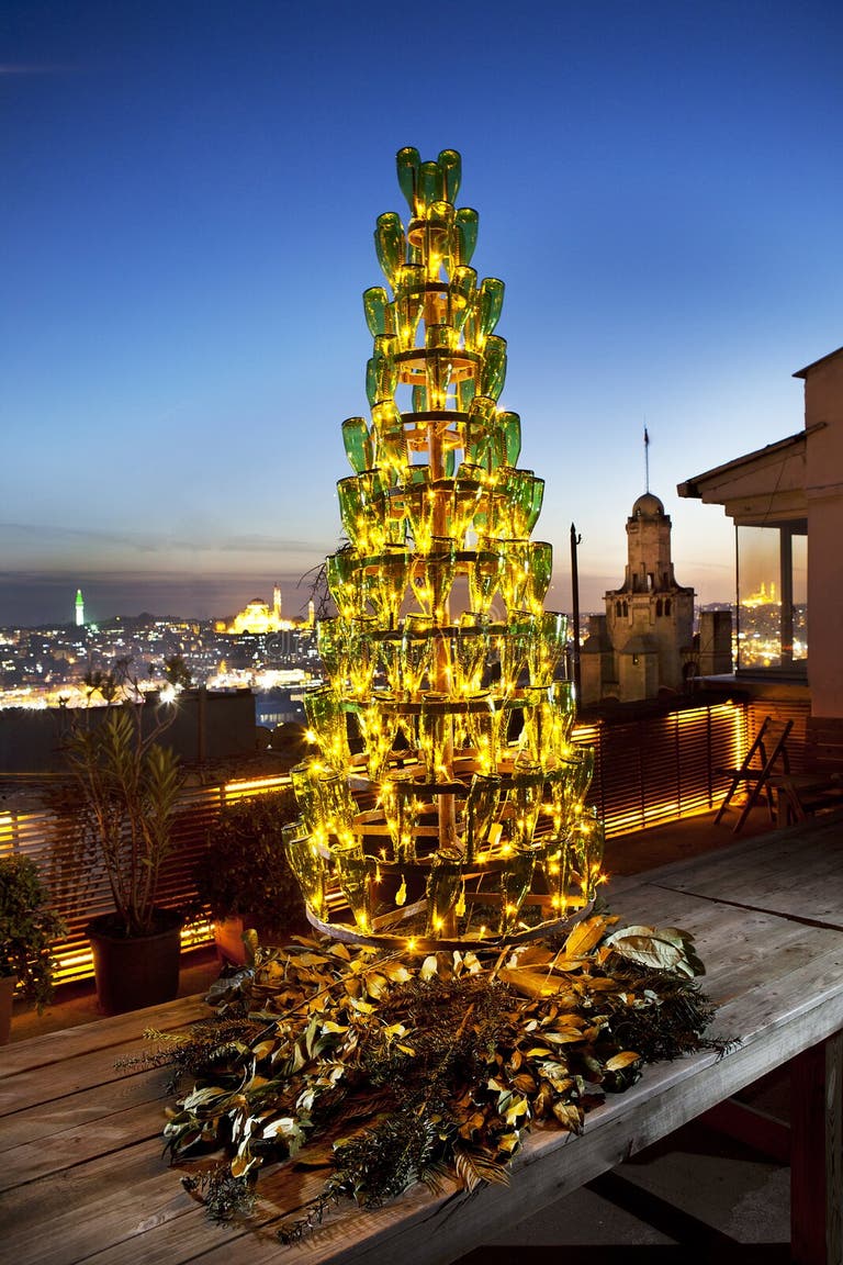 3,040 Christmas Tree Recycling Graeagle Stock Photos - Free & Royalty ...