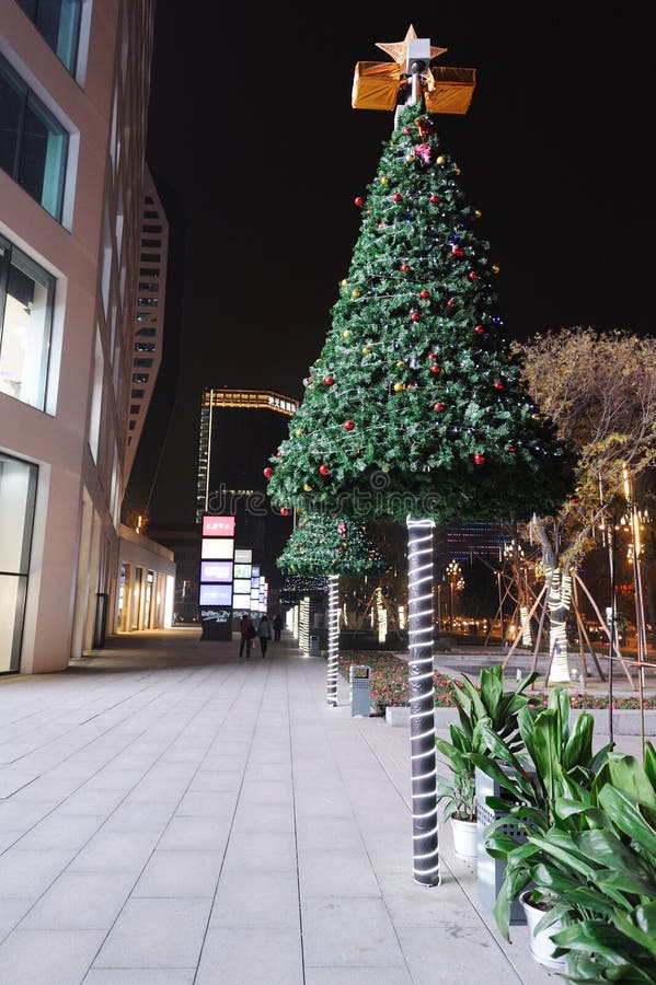 Christmas tree editorial stock photo. Image of edifice - 28218183