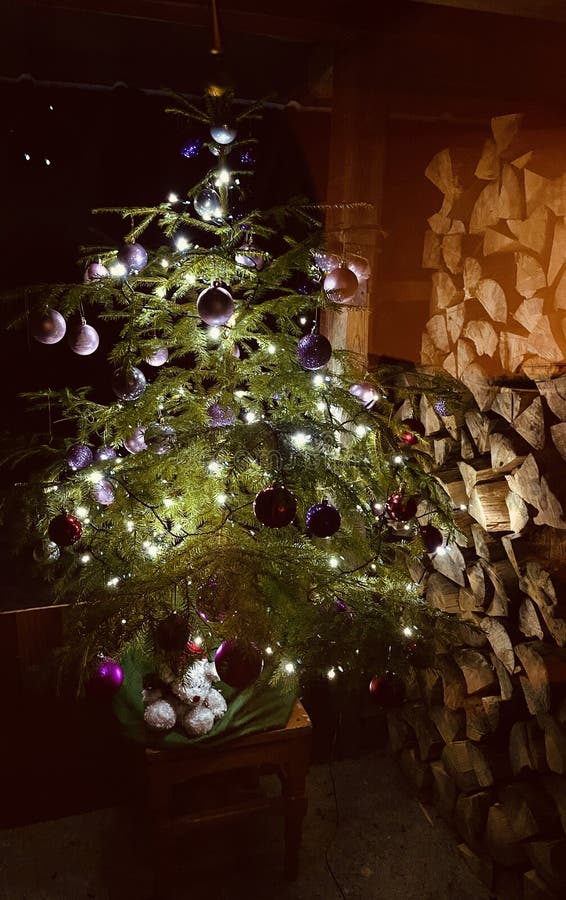 Christmas in the Countryside Manor, English Country House Mansion ...