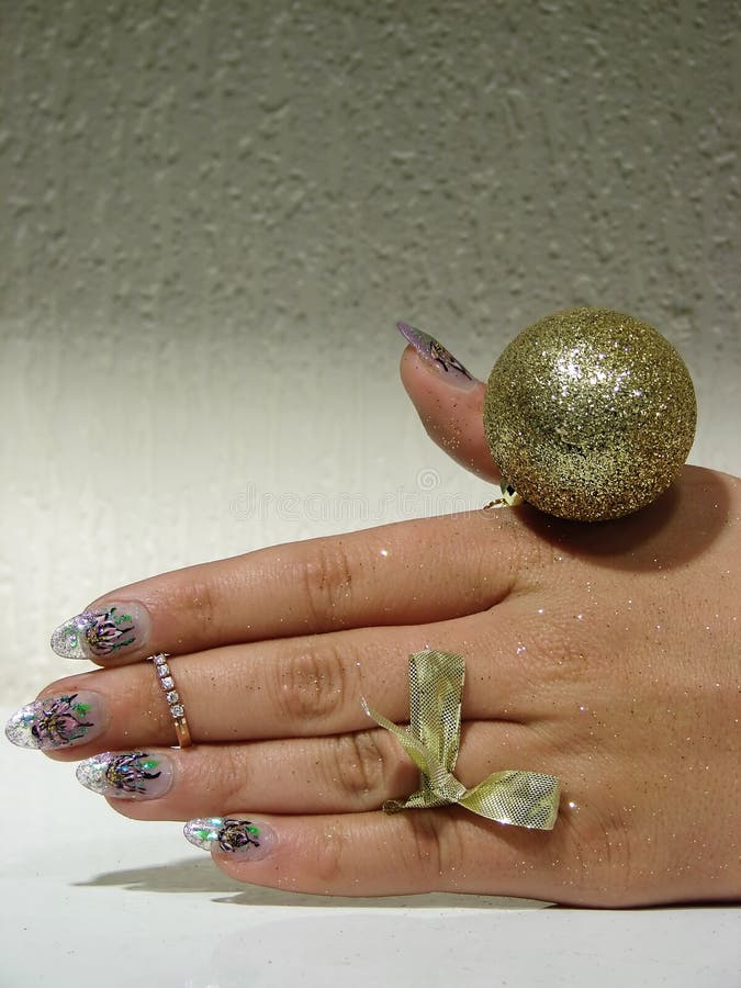 138 Christmas Ring Drawing Stock Photos - Free & Royalty-Free Stock ...