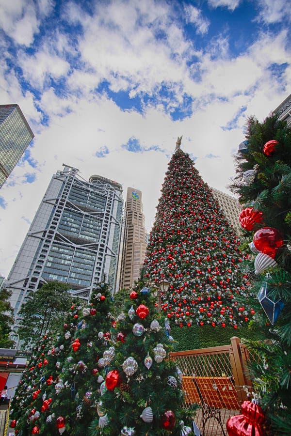 Christmas Tree, HSBC Building, and Standard Chartered Building ...