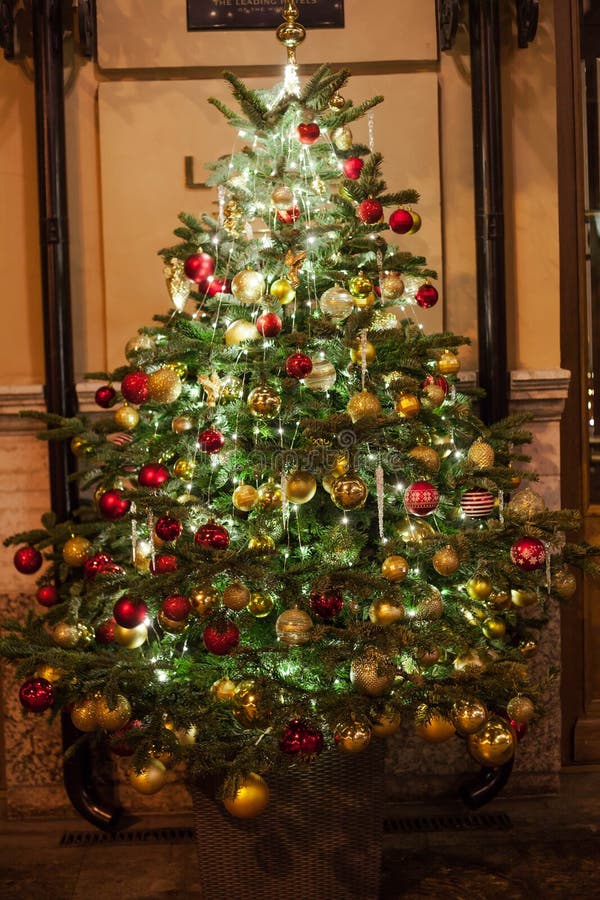 Christmas Tree Lights. Xmas Tree on the Street at Night Stock Image ...