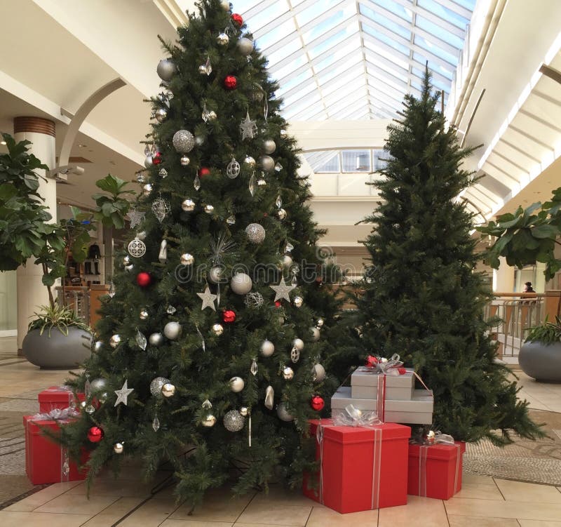 Christmas Tree at the Mall editorial image. Image of ornaments - 97418500