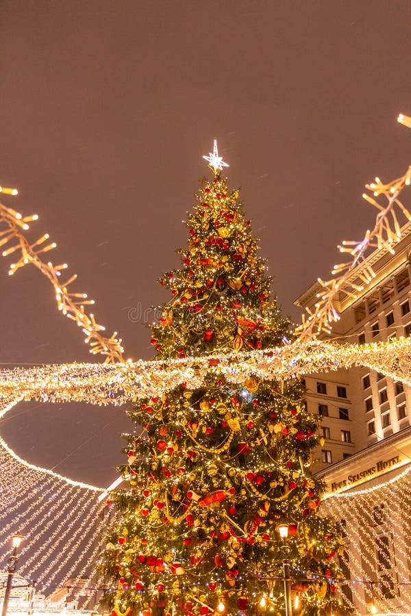 Christmas Tree on Red Square Stock Image - Image of ball, square: 135081511