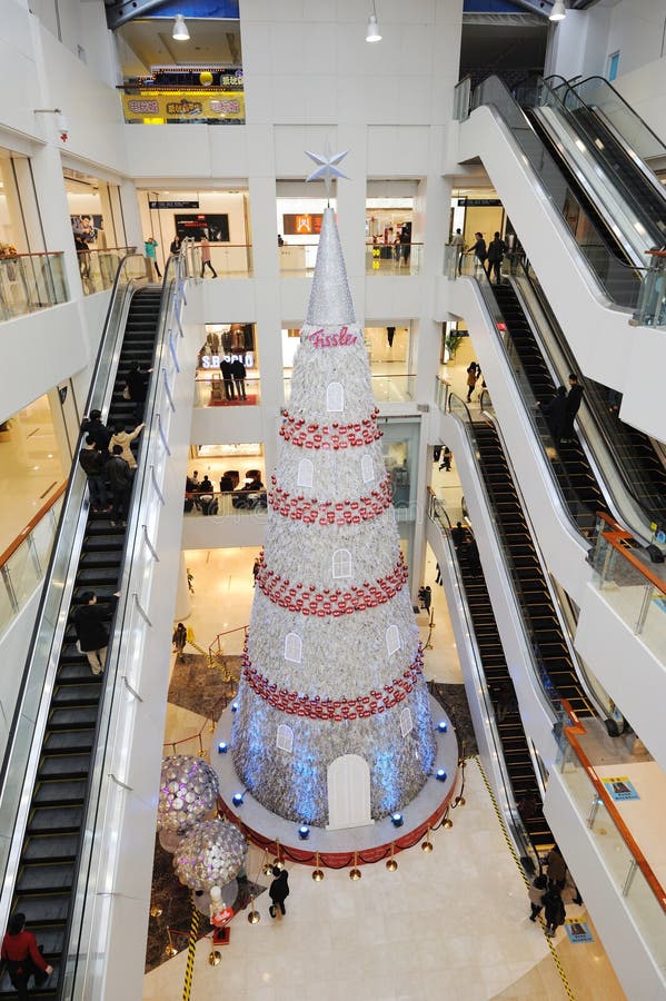 Christmas Tree in Shopping Mall Editorial Image - Image of decoration ...