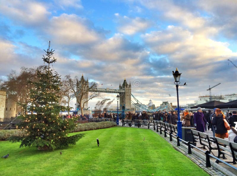 Christmas tree editorial image. Image of london, bridge - 58601350
