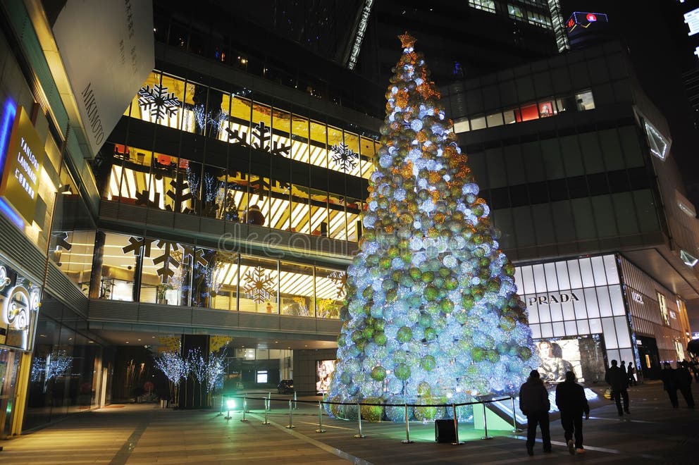 Christmas Tree in Yanlord Landmark Editorial Photo - Image of chinese ...