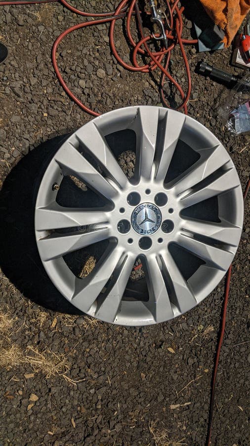 Chrome Mercedes rims editorial photo. Image of chrome - 253121361