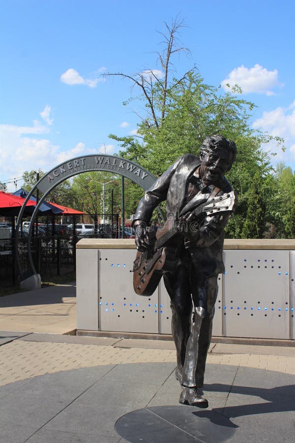 Chuck Berry Statue, St Louis, Missouri Photo stock éditorial - Image du ...