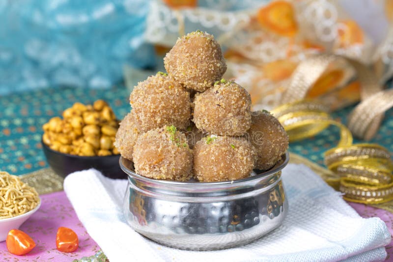 Churma Laddu foto de archivo. Imagen de azucarado, alimento - 153122686